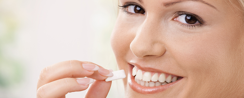 Does chewing gum benefit your oral health? - Chalet Hill Dental & Implants